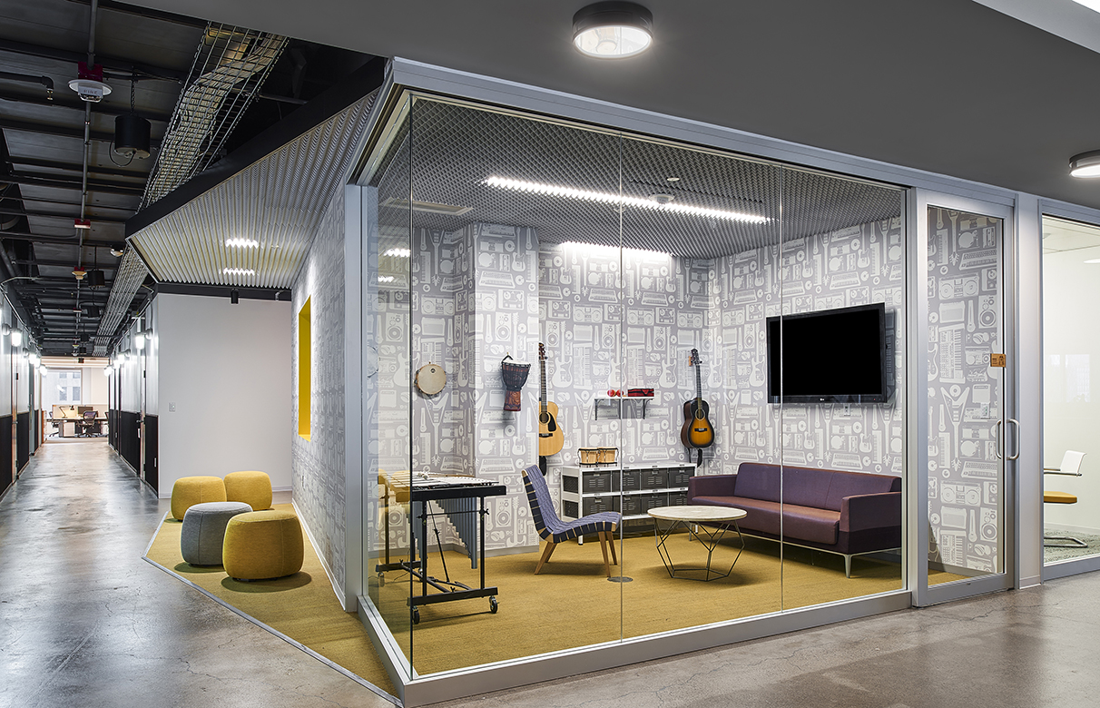 Commonwealth / McCann | Finelite